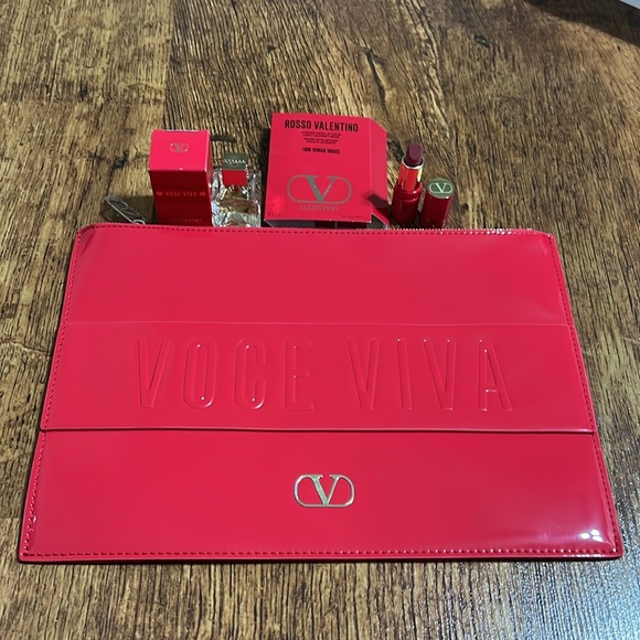 Valentino | Makeup | Valentino Min Setnew | Poshmark